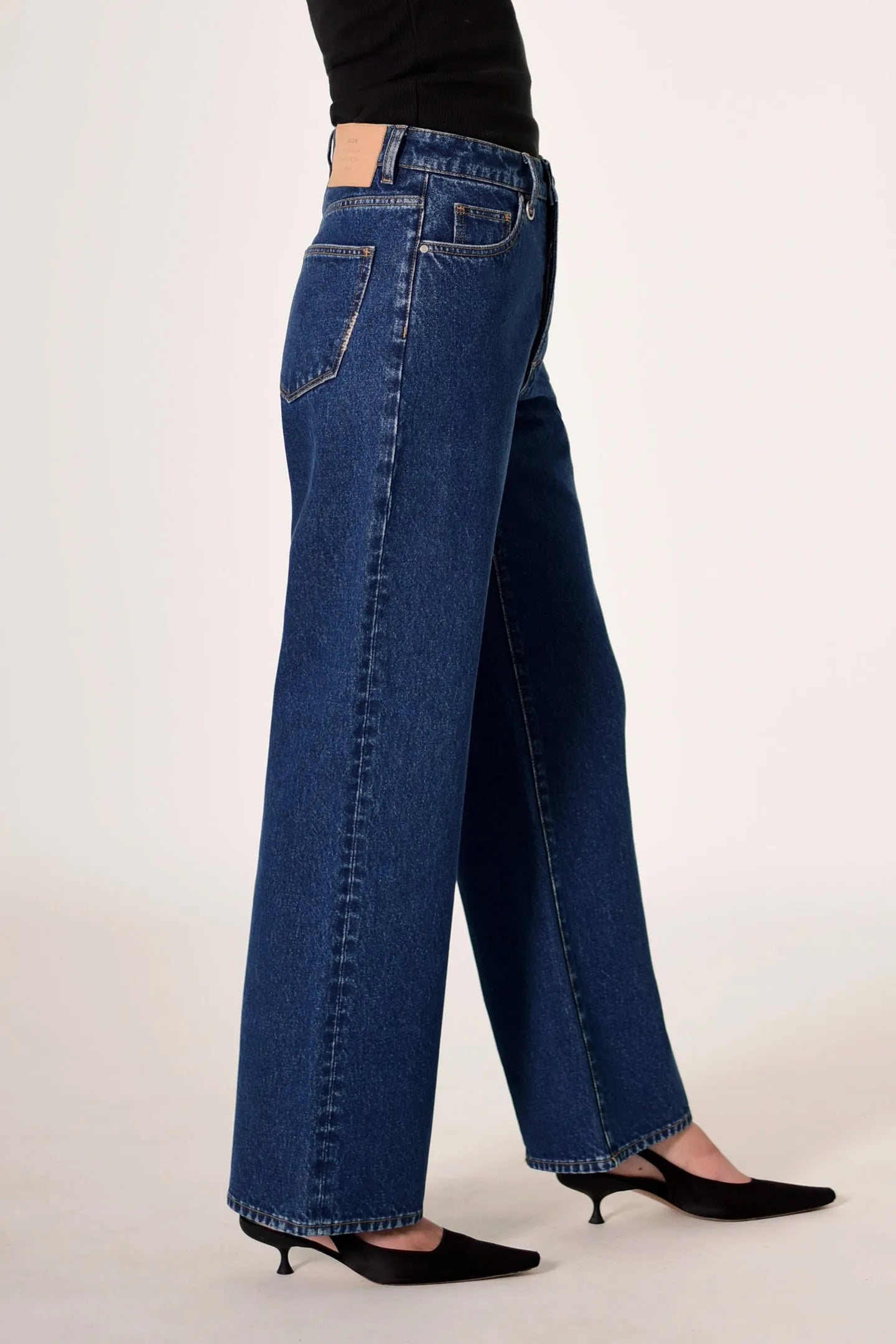 Coco Relaxed Indigo Vision - Mid Indigo | Herman Store | Neuw Denim
